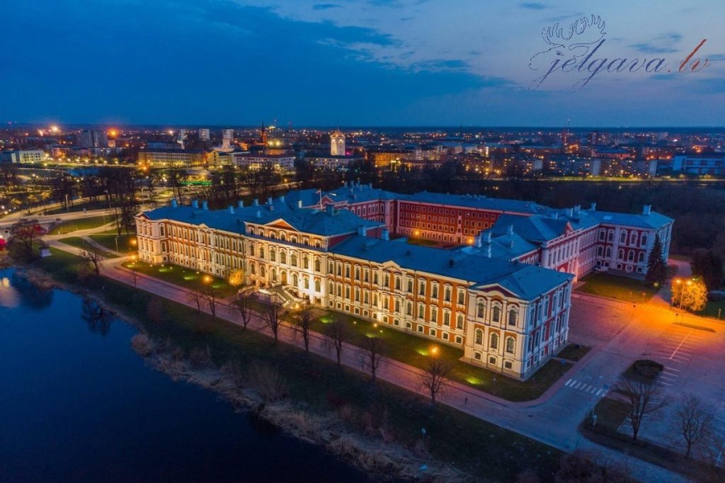 Pilsēta sestdien, 23. martā, iesaistīsies akcijā “Zemes stunda ...